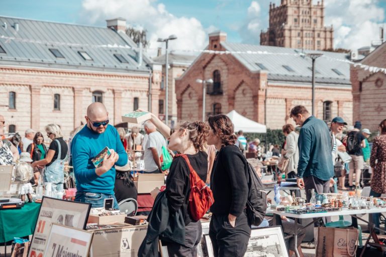 riga flea market september-8037 - spikeri.lv